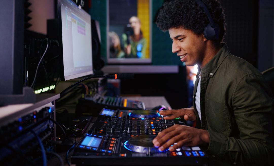 NSW – NEWCASTLE – DJ ZONE – TERM 2 PROGRAM - raiseyourspirit.com.au